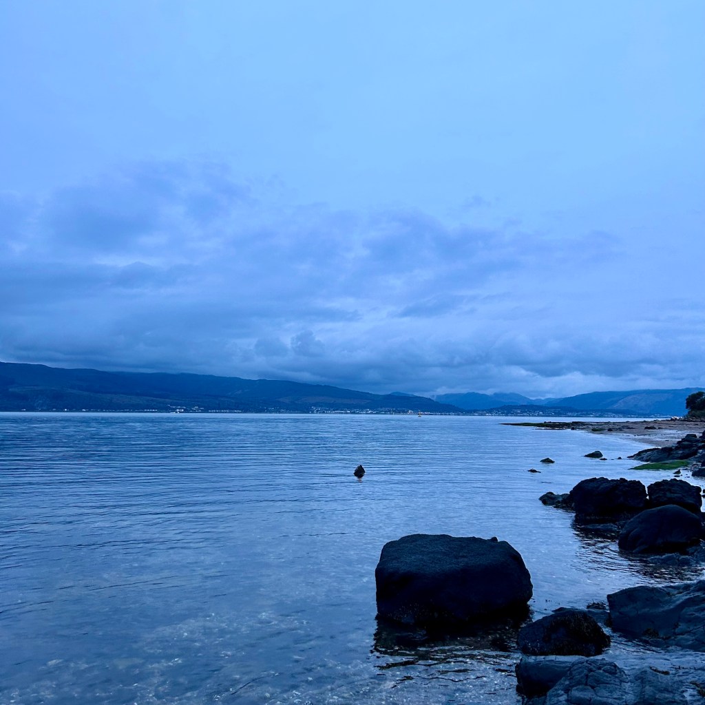 How do you write a perfume description? – Rowan Ambrose